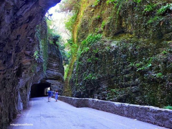 Visitare la Strada della Forra di Tremosine - Viaggia con Flavio